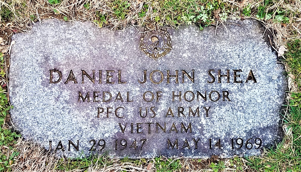 The tale of two footstones – Honor Norwalk CT veterans